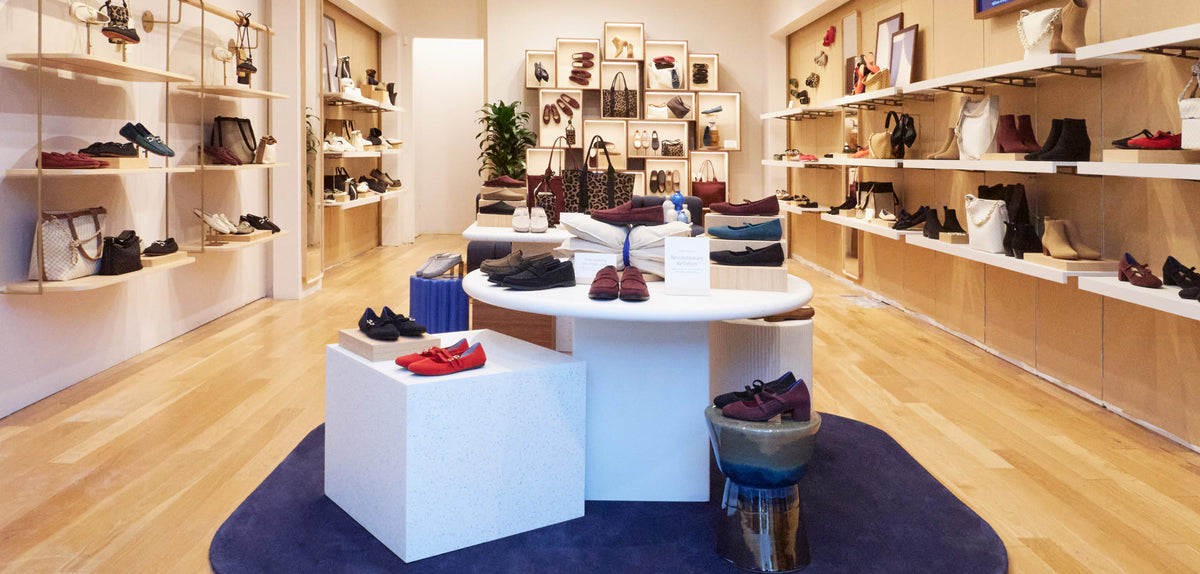 Canoga Park, CA | Topanga Store | Rothy's